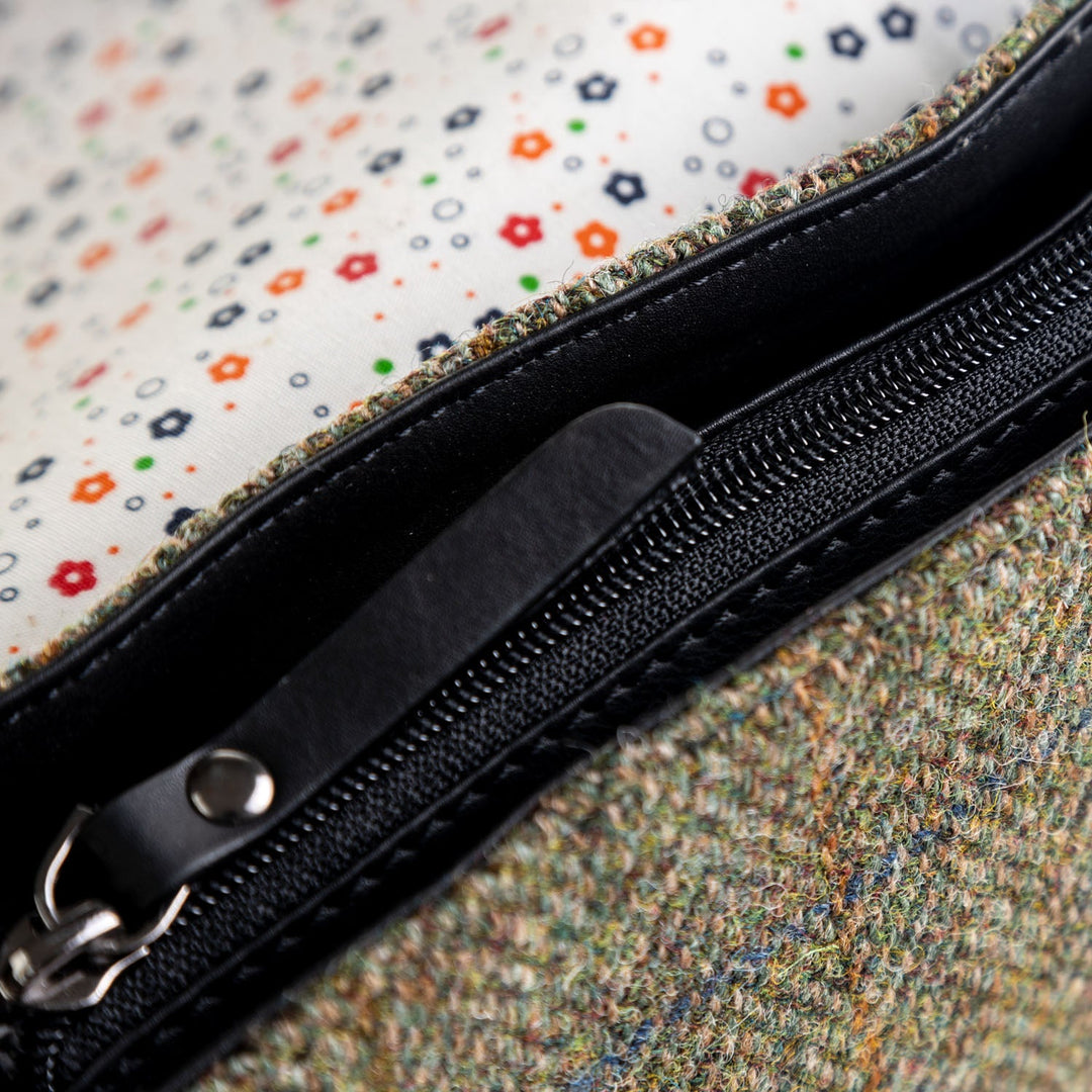 Ht Leather Flapover Backpack Lt Brown Check / Black | Dunedin Cashmere